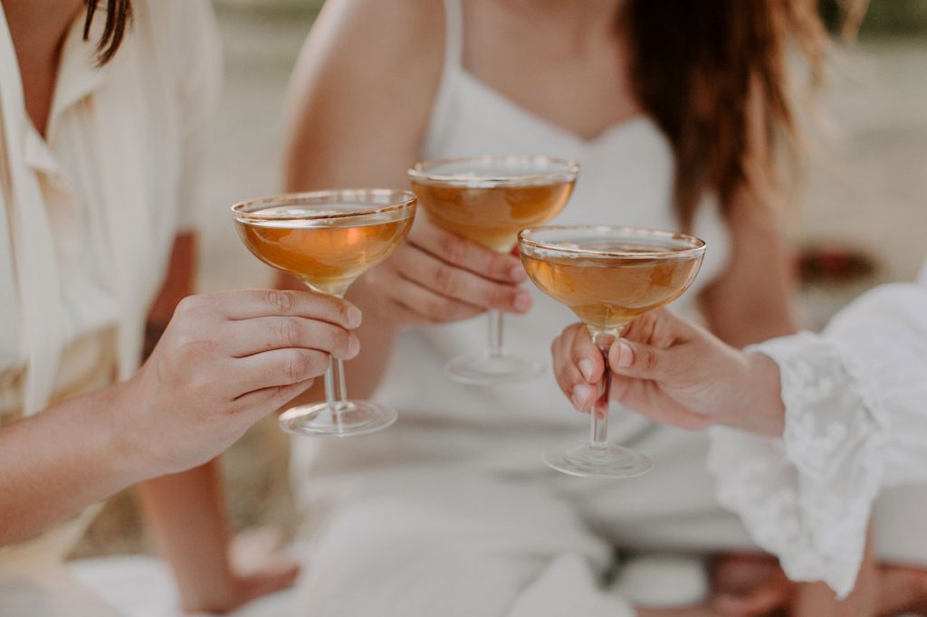 The Best Cocktails (And Mocktails) For Your Next Family Gathering ...