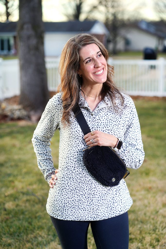 Fun and Fleecy in a B/W Spotted Top - Curly Crafty Mom