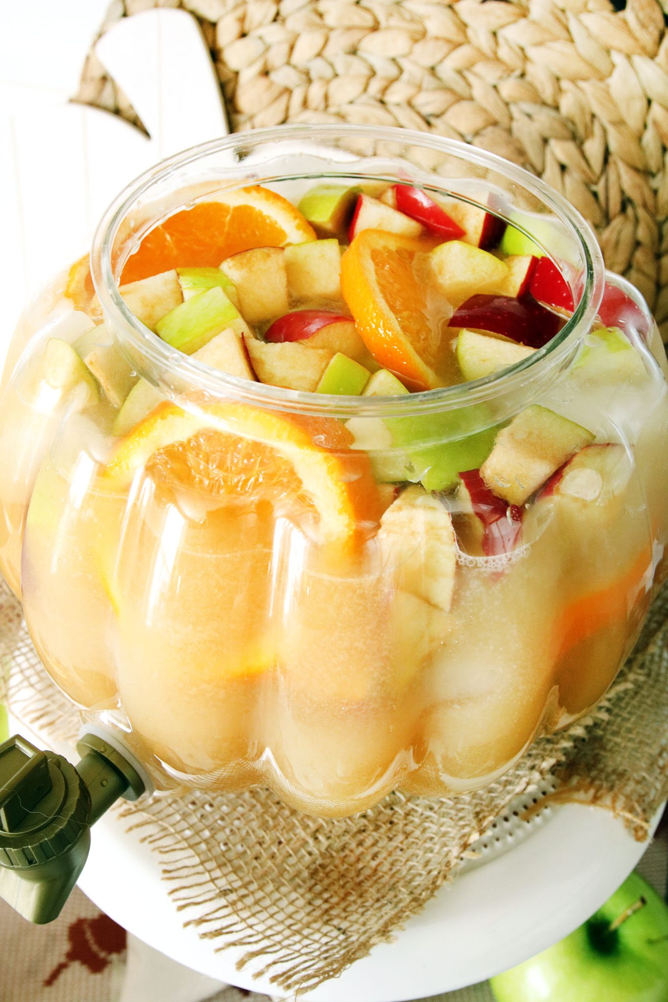 Thanksgiving Caramel Apple Spiked Punch {Simple Goodness Sisters ...