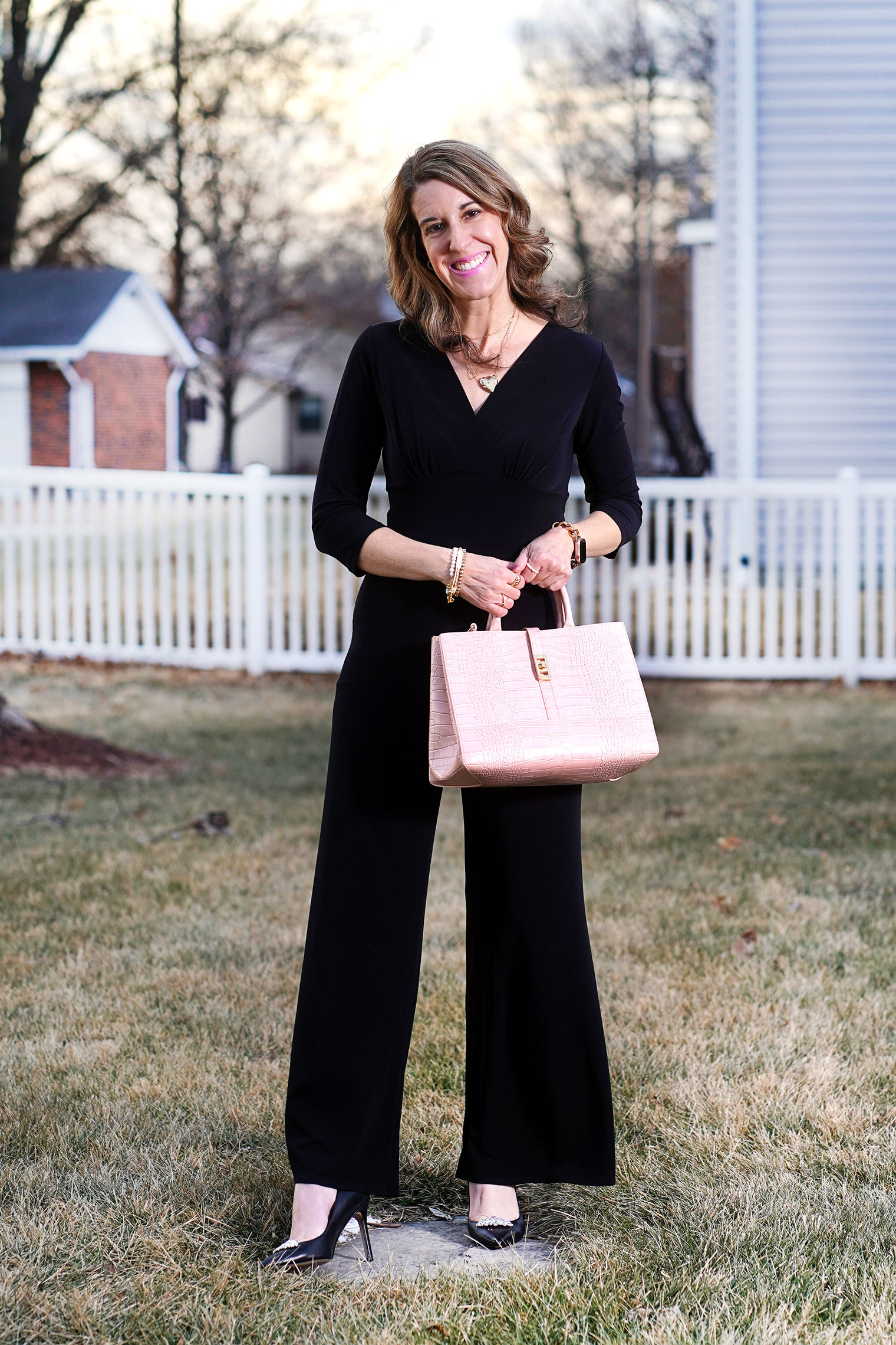 Effortlessly Chic with these 2 Basic Pieces - Curly Crafty Mom