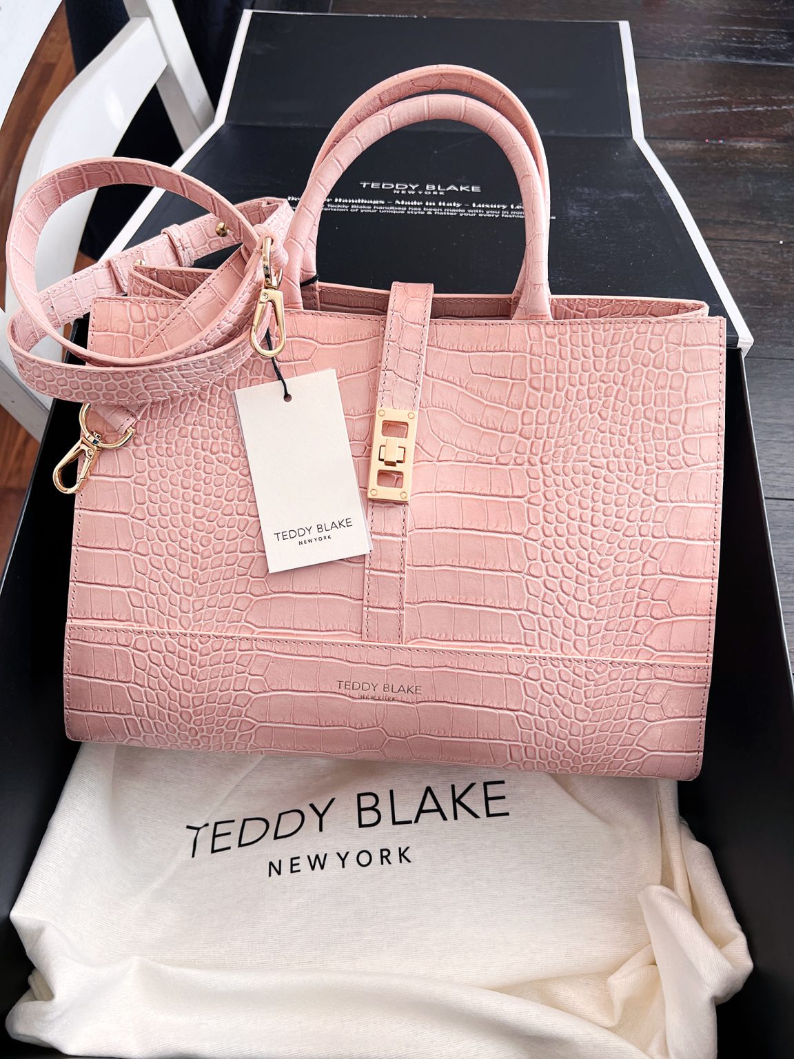 Effortlessly Chic with these 2 Basic Pieces - Curly Crafty Mom